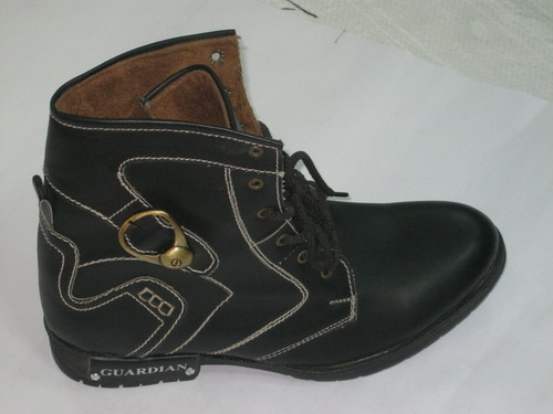 Mens Shoes - Color: Blue & White - Color: Blue & White at Best Price in ...