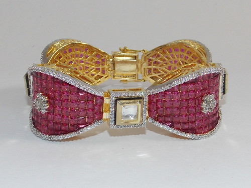 Fusion Bangles at Best Price in Delhi, Delhi | Guru Shakti Jewellers