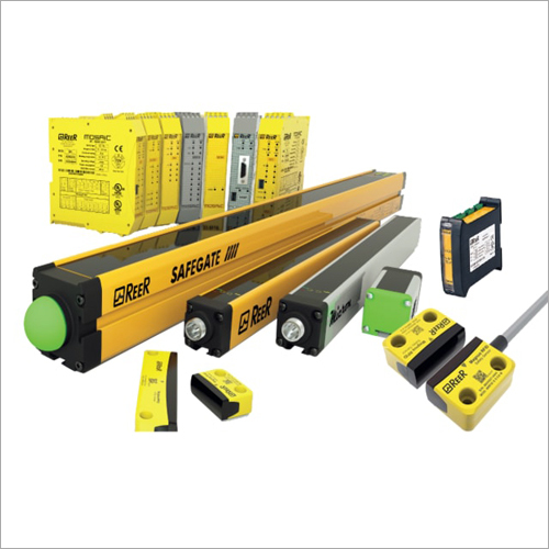 Personal Safety Equipment In Delhi, Delhi - Dealers & Traders