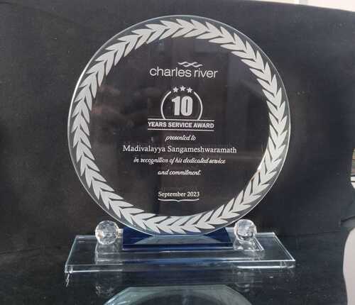 Engraved Glass Trophy at Best Price in Bengaluru, Karnataka | Crystallyze