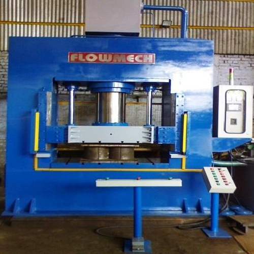 Hydraulic Hot Molding Press Machine at Best Price in New Delhi ...