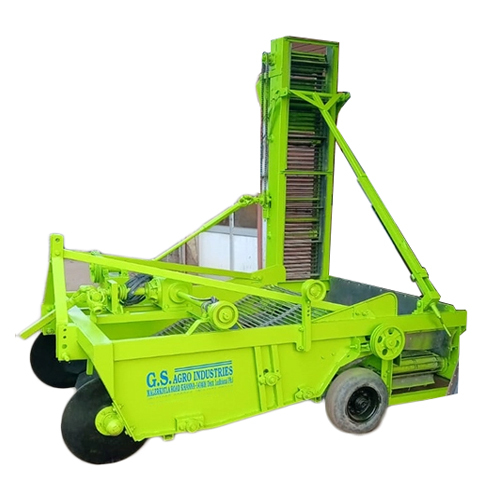 Potato Digger And Loader Machine Engine Type: Air Cooled at Best Price ...