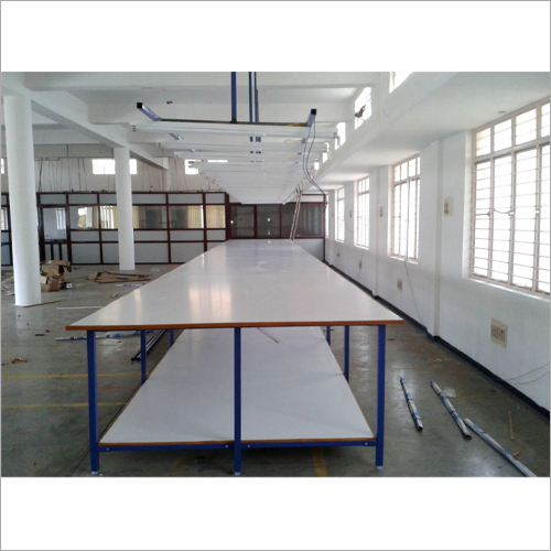 High Speed Steel Cutting Table With Light Fittings at Best Price in ...