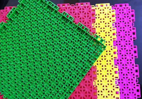 Different Available Interlocking Pp Tiles at Best Price in New Delhi ...