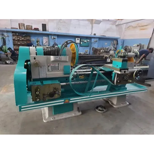 Automatic 5.5 Feet Belt Driven Cone Pulley Heavy Duty Lathe Machine at ...