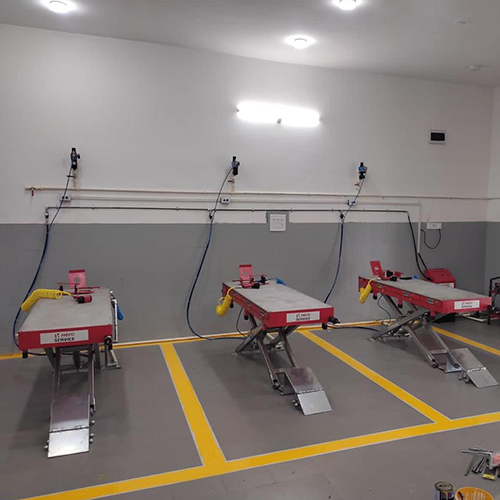 2 Wheeler Ci Ramp Scissor Lift at Best Price in Indore | Shri Siddhi ...