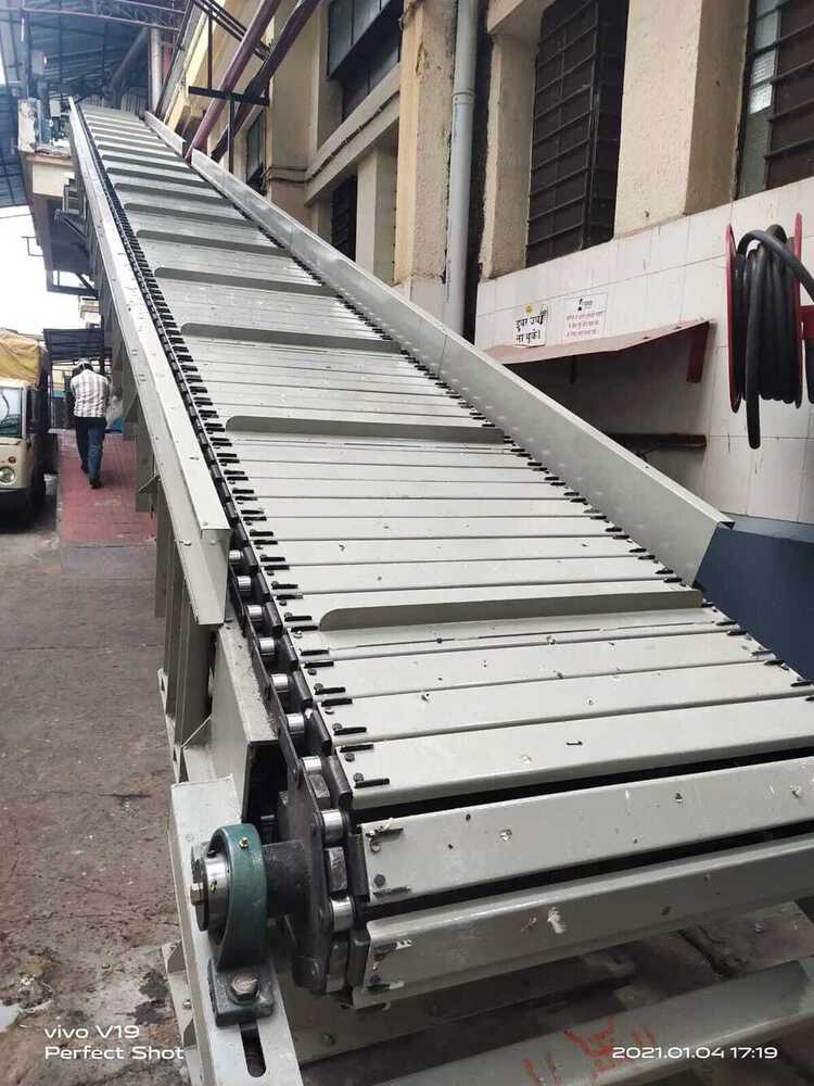 Heavy-duty Chain Conveyor - Durable Steel Design, Optimized For Heavy ...