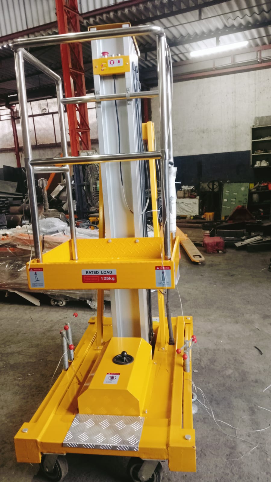 Single Mast Aerial Work Platform at Best Price in Surat | R B ...