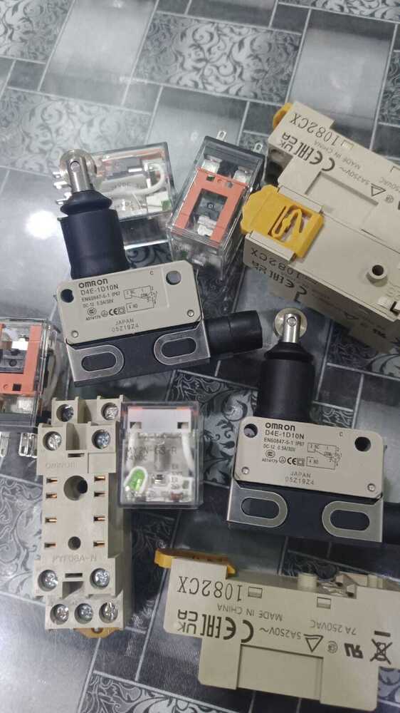 Omron Limit Switch, D4e-1d10n at Best Price in Gurugram | Sbm Electric Techno Pvt Ltd