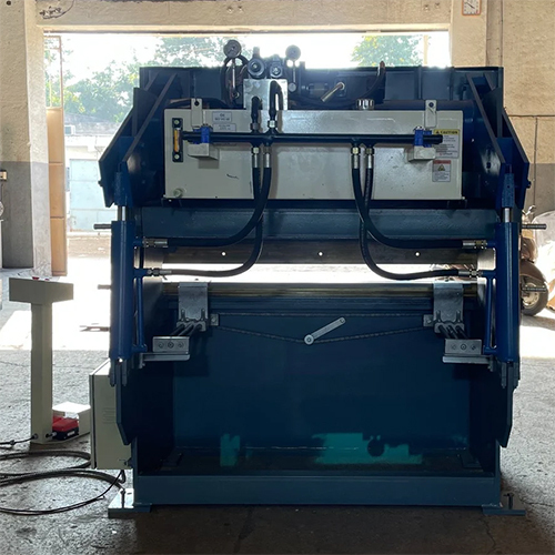Hydraulic Bending Machine at 430000.00 INR in Rajkot, Gujarat | Everest ...