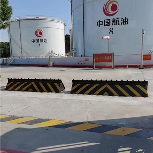 Advanced Road Blocker With Hydraulic Lifting Mechanism For Safety ...