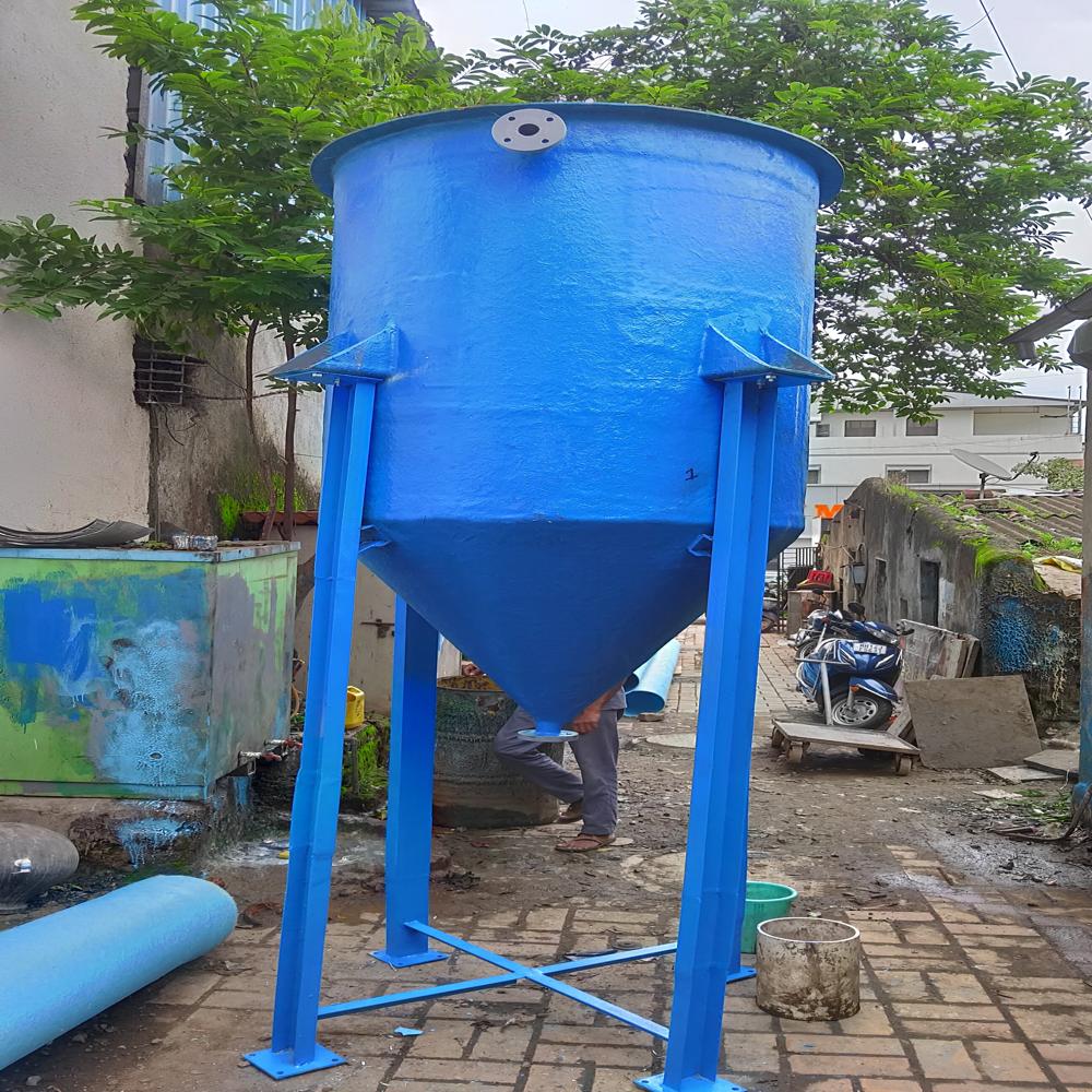 1000 Ltr Frp Raction Tank at 32500.00 INR in Pune | Hrashal Fibre Glass ...