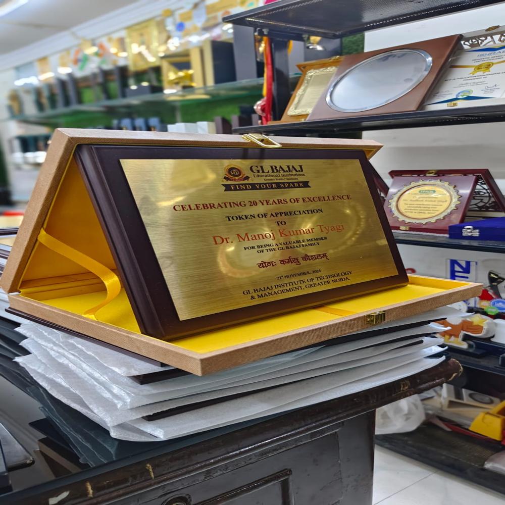 Velvet Box Momento at Best Price in New Delhi | Konnect Awards India ...