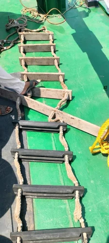 Embarkation Rope Ladder - Capacity: 90 Kg at Best Price in Mumbai | Sea ...