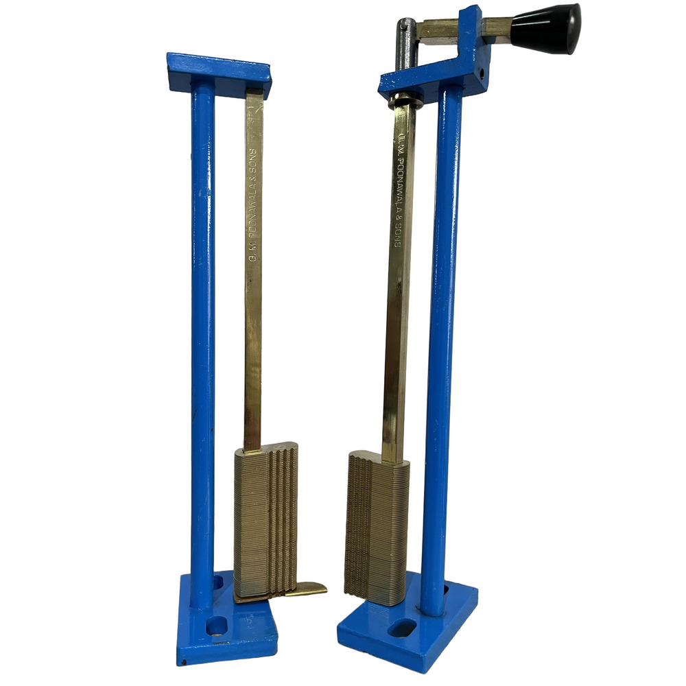 Manufacturer of Brass Fabric Folding Clips from Surat by G.M. POONAWALA ...