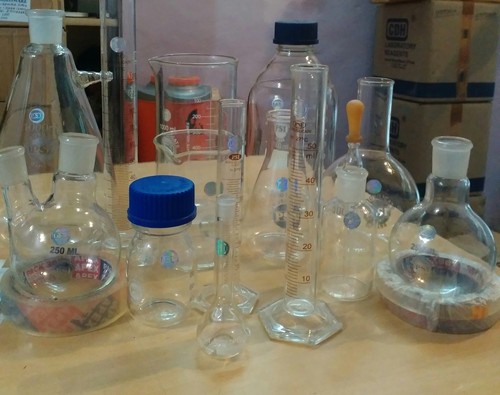 Lab Glassware at Best Price in Delhi, Delhi | Pandey Scientific Industries