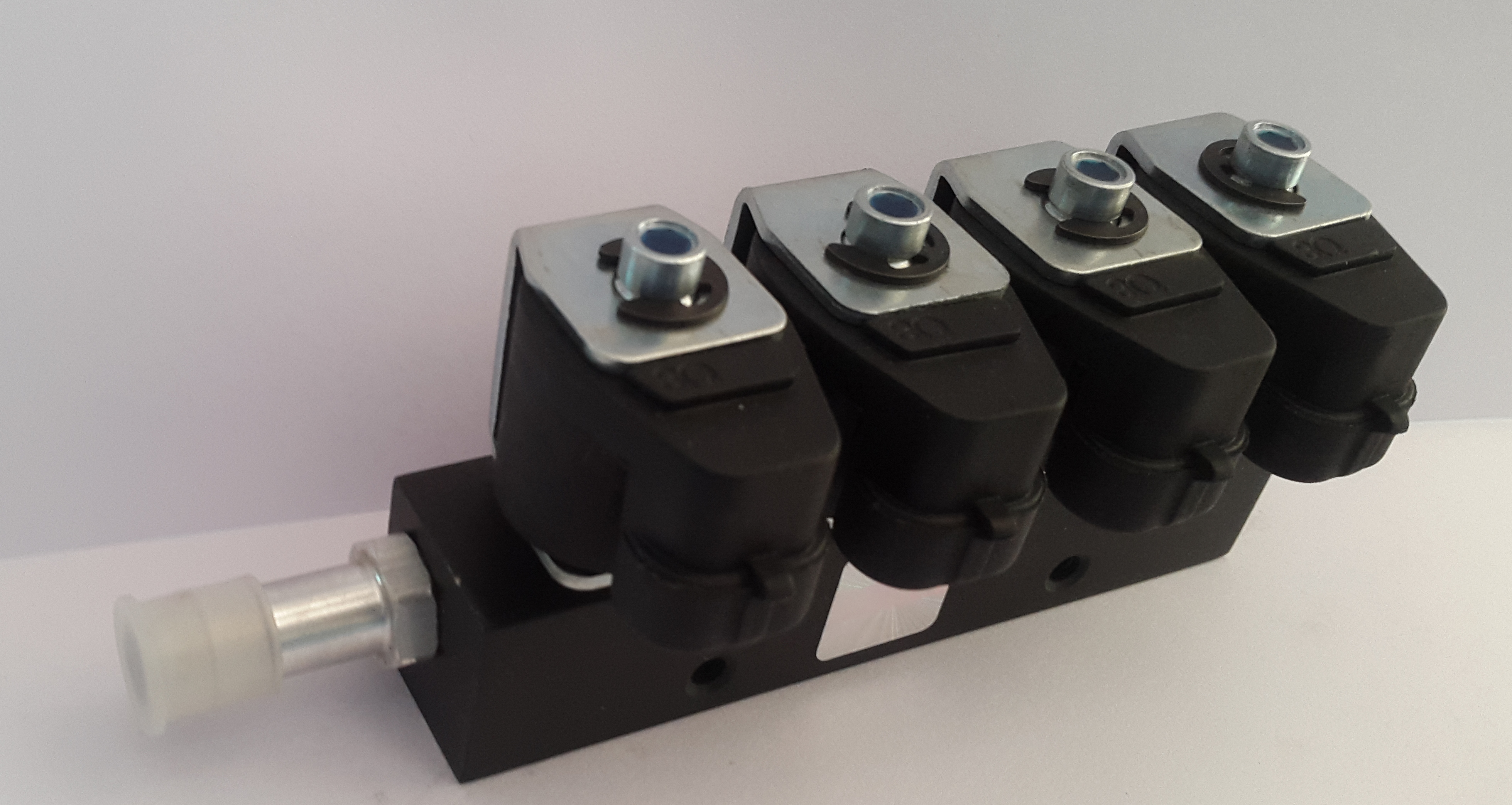 Cng Gas Injector Black at Best Price in Bhavnagar | Akash Engineering