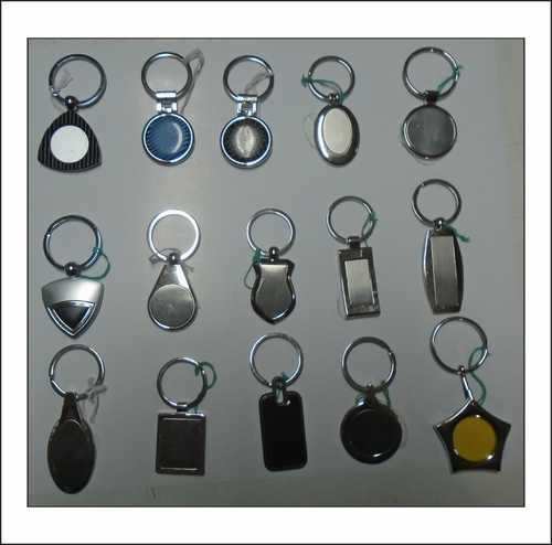 Silver And Black Metal Key Chains at Best Price in Bengaluru | Naveen ...