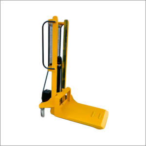 Hydraulic Platform Type Stacker at Best Price in Faridabad | Bhartiya ...