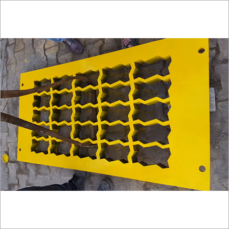 Interlock Die Mould Set at Best Price in Surat | Triangle Engineering