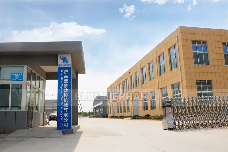 Vacuum Cleaning System Automatic High Precision 3 Axis Cnc Router ...