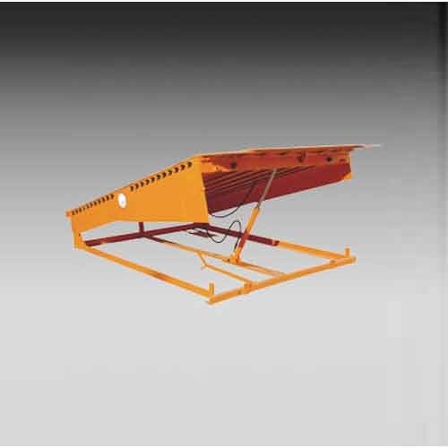 Maini Dock Levelers - Robust Steel, 9000 Kg Capacity | Ideal For ...