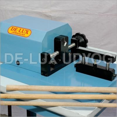 Wood Rod Rounding Machines at Best Price in Jamnagar | De-lux Udyog