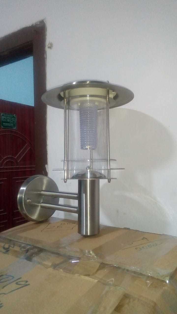 Compound Wall Mounted Solar Lamp at 2362.50 INR in Chennai | Awesome India