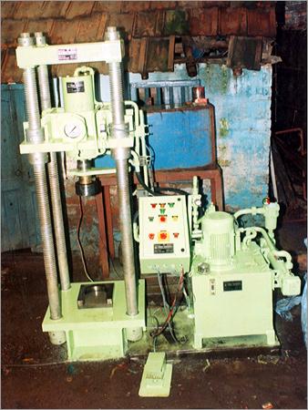40-ton Capacity Hydraulic Power Press at Best Price in Howrah | Indro ...
