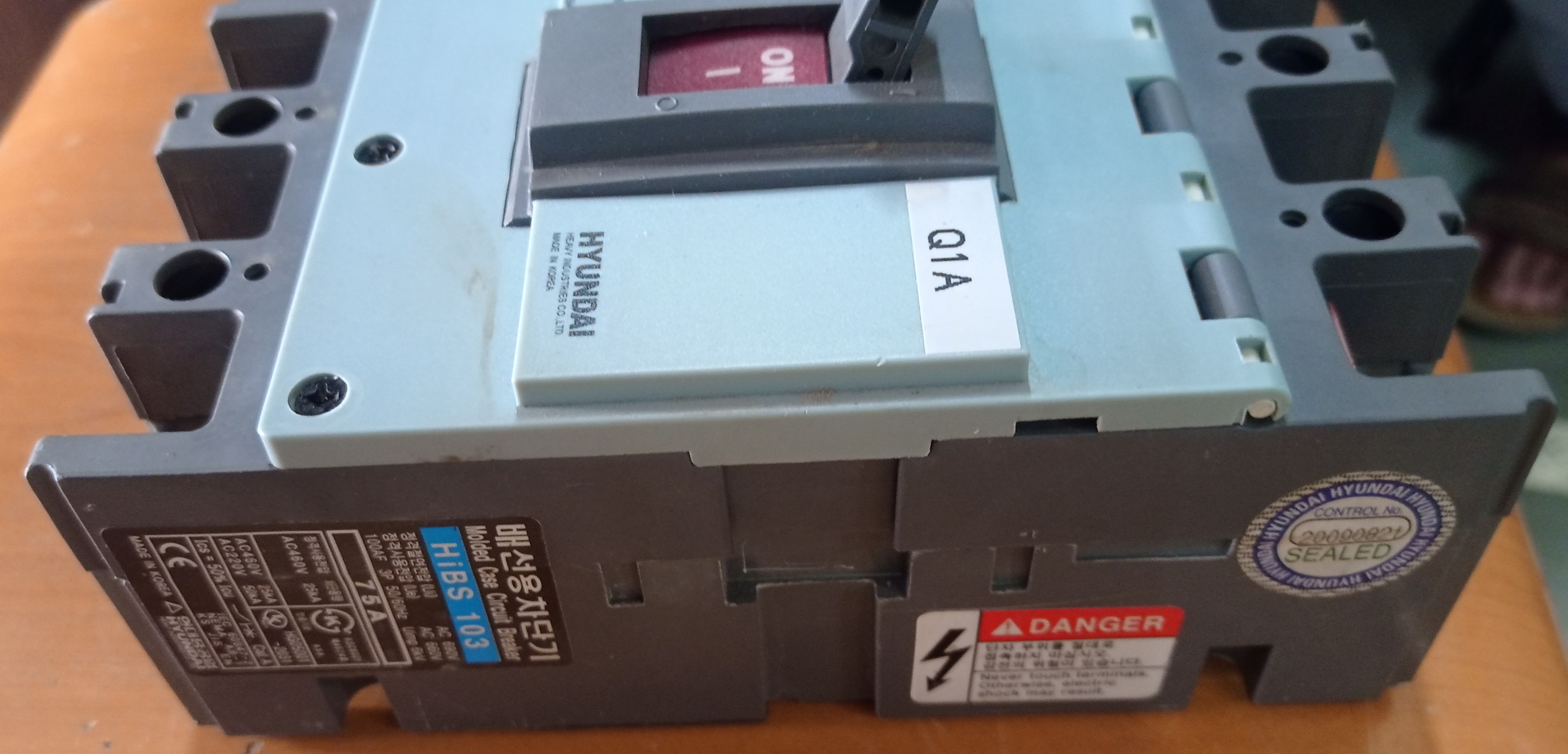 Hyundai 75a 3p Mccb at Best Price in Bhavnagar | Raj Electricals