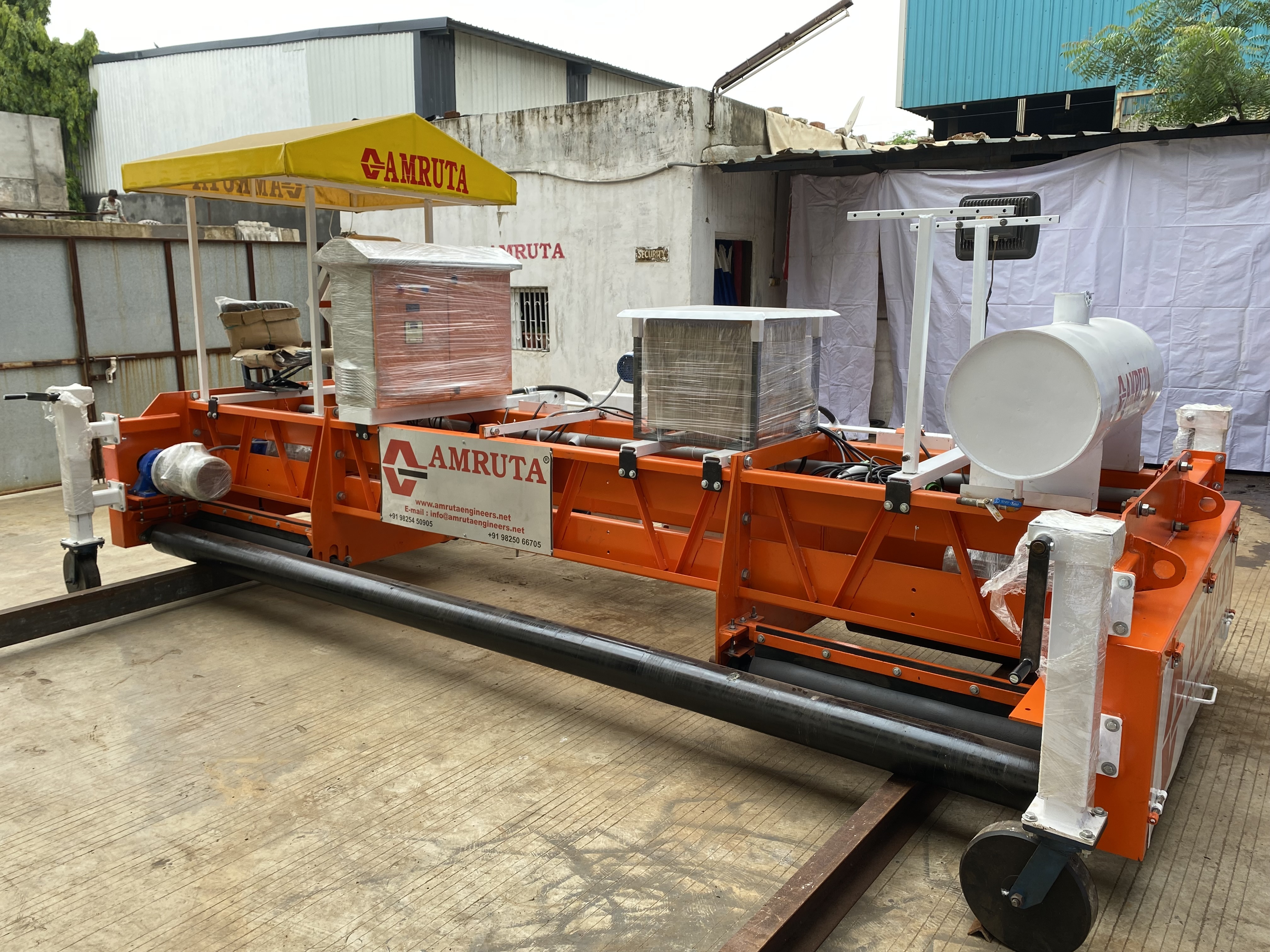 Manual Concrete Screed Paver Machine at 900000.00 INR in Ahmedabad ...