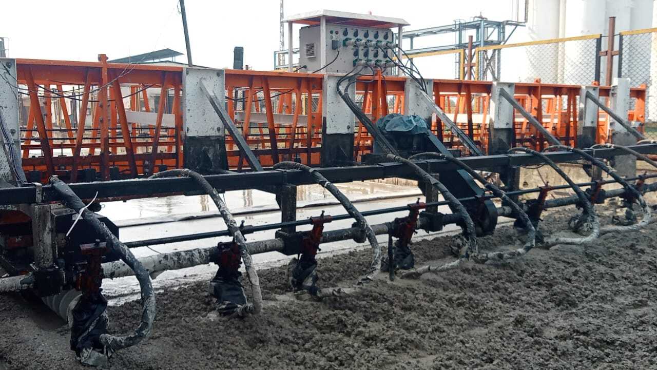 Concrete Fix Form Road Paver at 900000.00 INR in Ahmedabad | Amruta ...