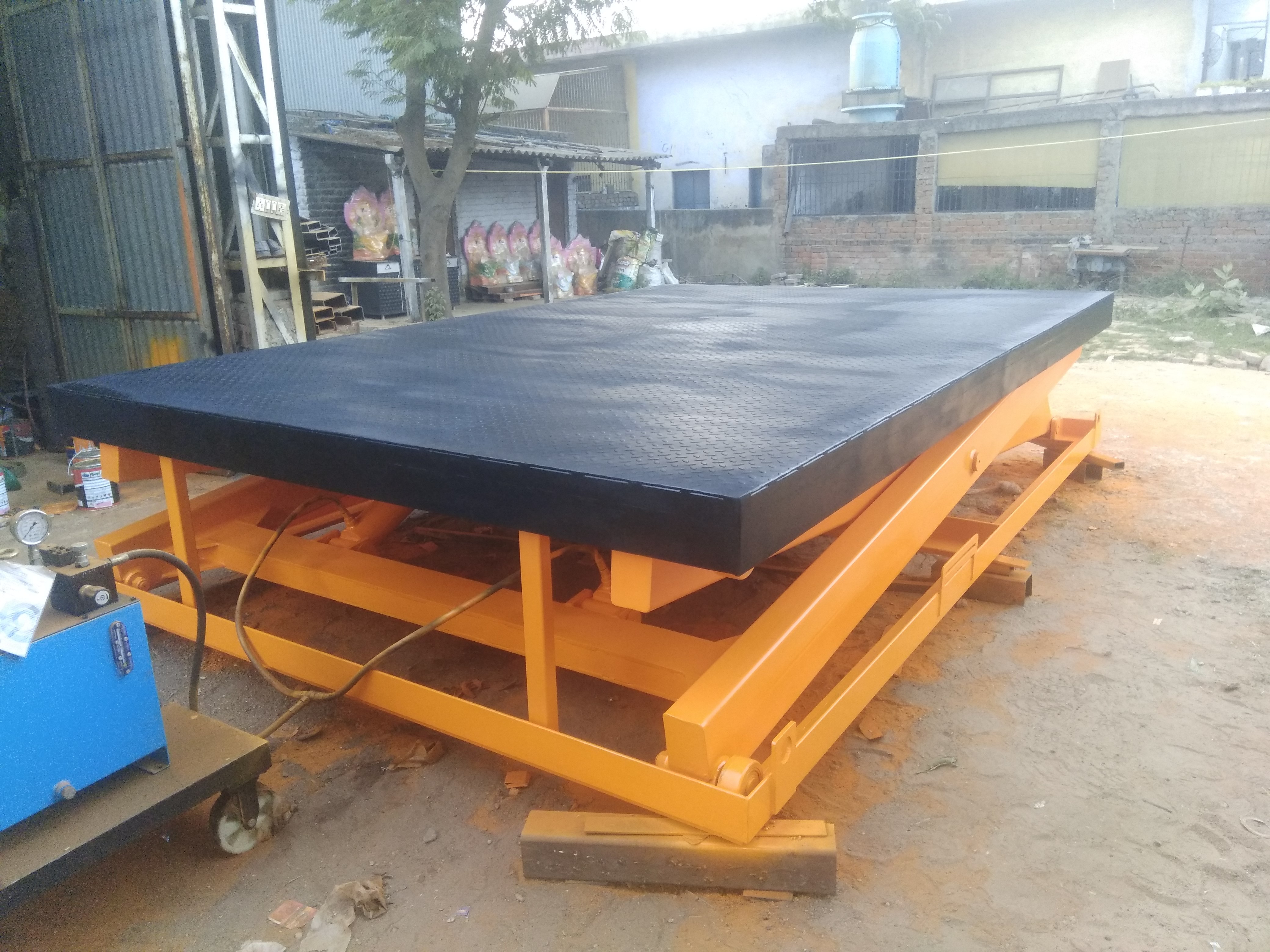 Hydraulic Scissor Table at Best Price in Ahmedabad, Gujarat | Care ...