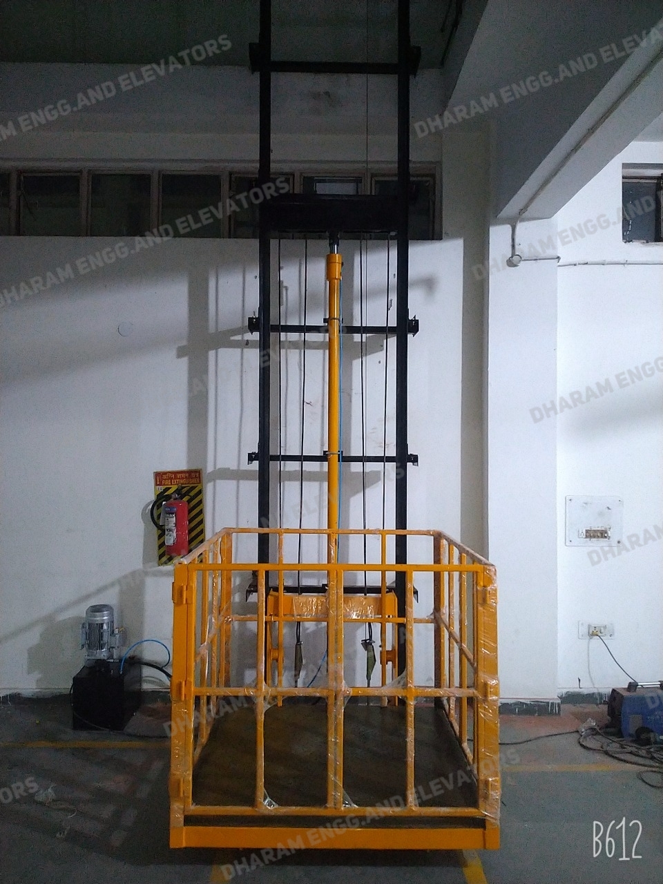 Wall Mounted Hydraulic Lift at Best Price in Faridabad | Dharam Engg ...
