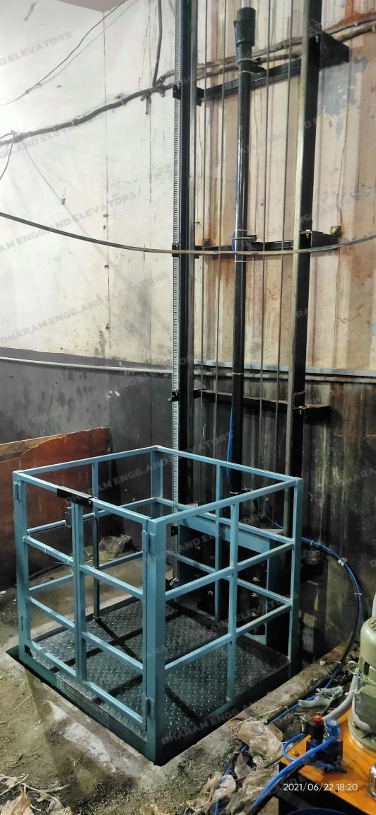 Wall Mounted Hydraulic Lift at Best Price in Faridabad | Dharam Engg ...