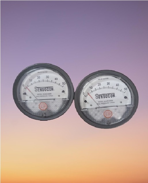White/black Series S2000 Sensocon Differential Pressure Gauges In Pawar ...