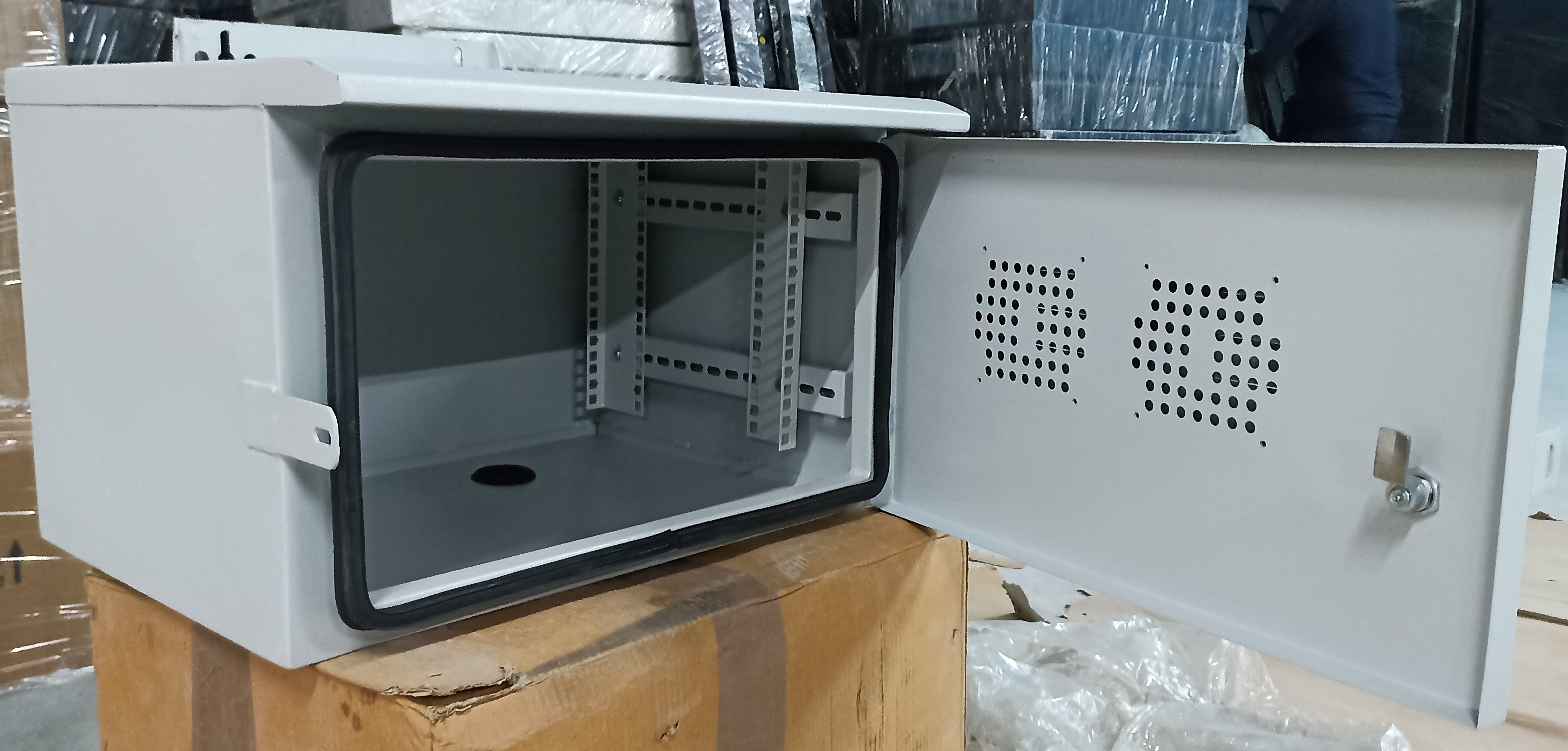 Weather Proof Outdoor Cabinet Ip Rated 6u Rack at 3550.00 INR in New ...