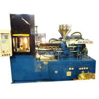 Vertical Locking Plastic Injection Molding Machine at Best Price in ...