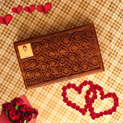 Wooden Heart Gift Pack Box at 1500.00 INR in Ghaziabad | Malti Agaravarthi
