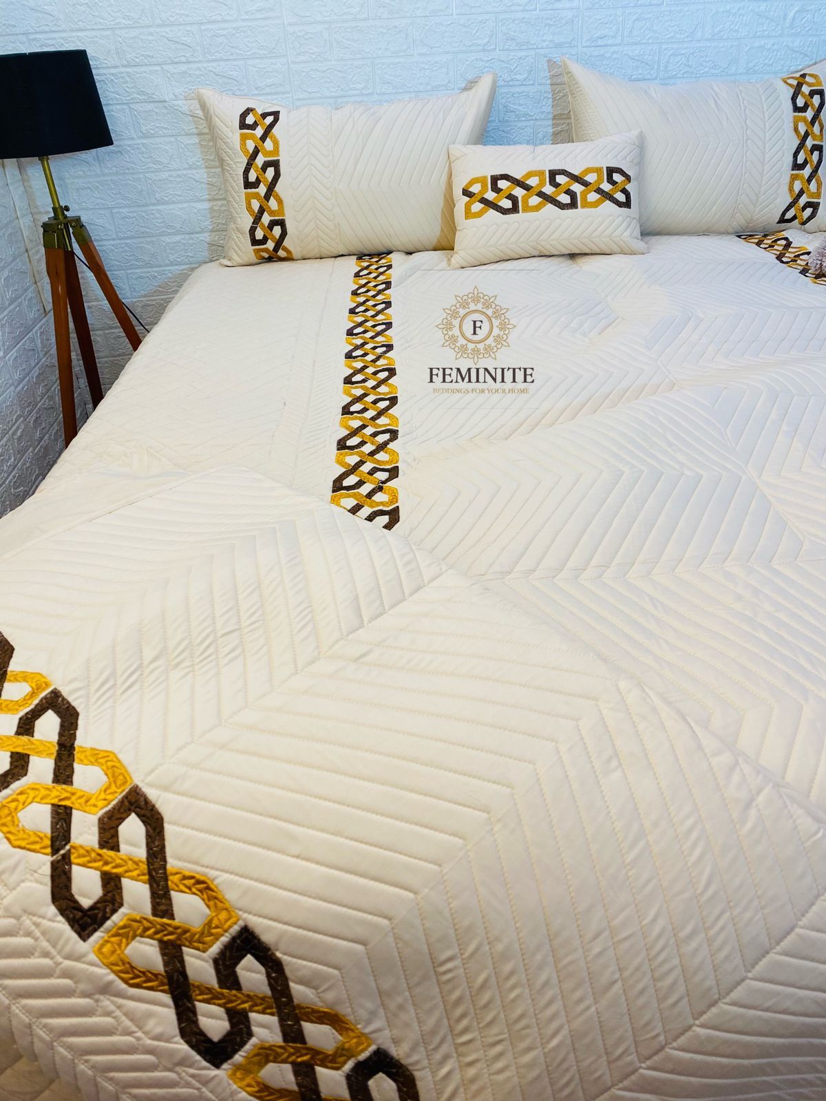 Designer Bed Cover - Velvet Quilted 90x100 Inch | Multicolor Washable ...