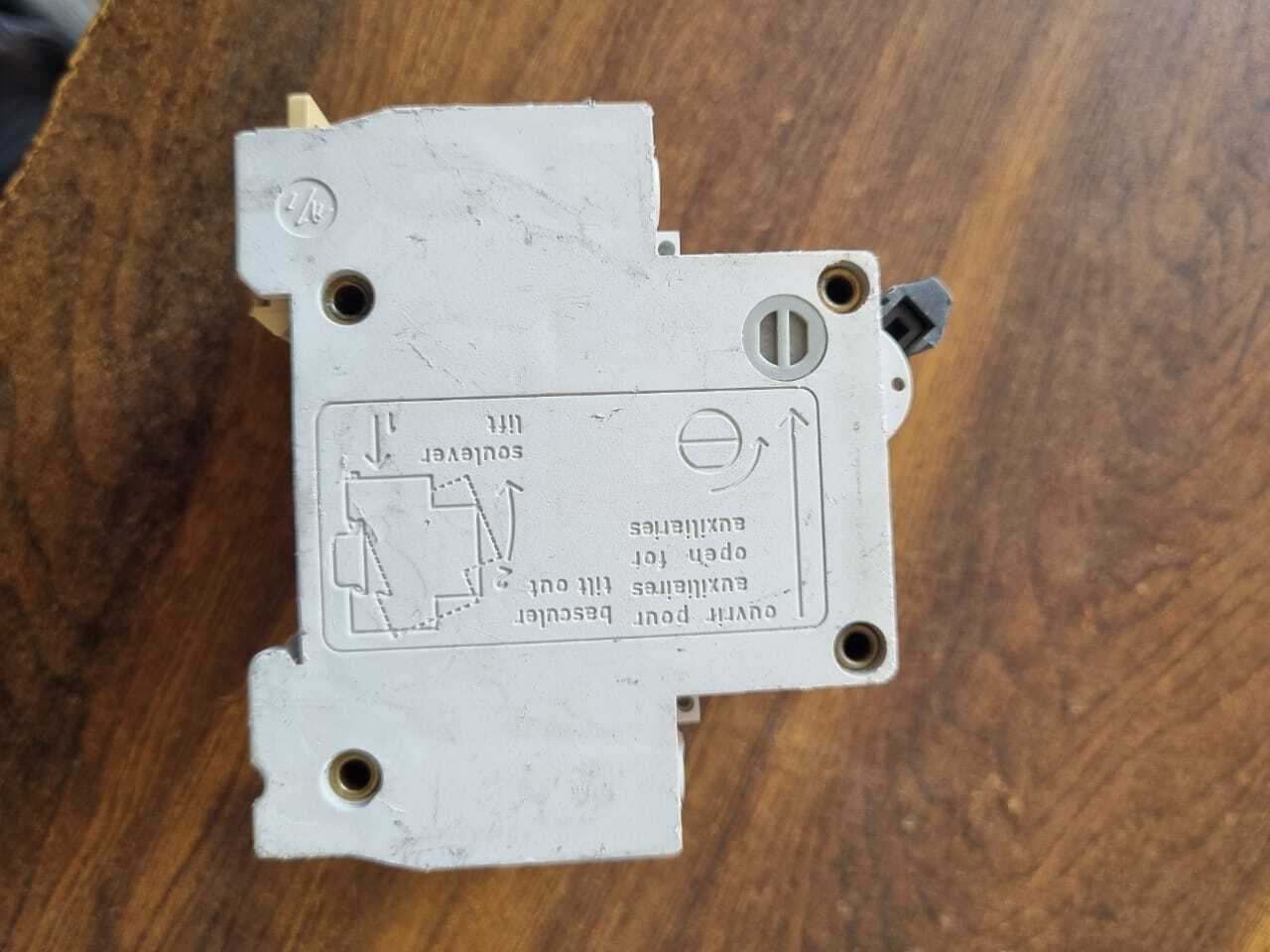 Merlin Green 3 Pole at 300.00 INR in Bhavnagar | Pasand