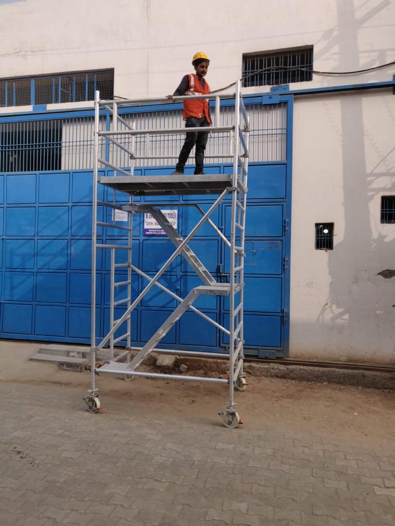 Aluminum Mobile Scaffold Tower With Stairway (rental at 2100.00 INR in ...