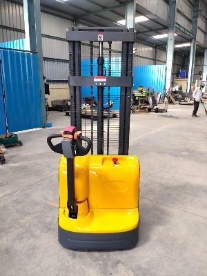 Full Electric Stacker at Best Price in Hosur, Tamil Nadu | Man Lifting ...