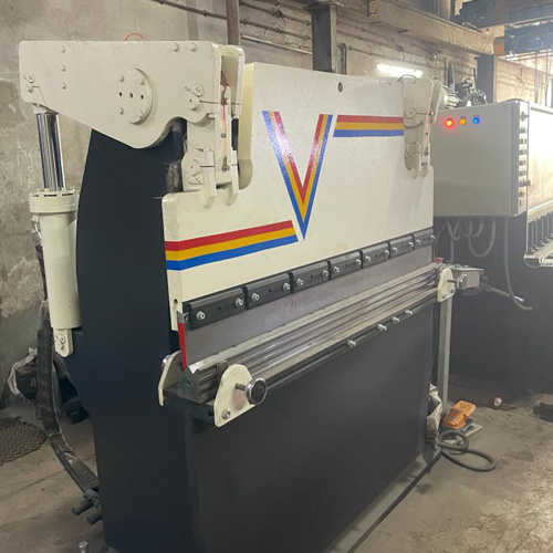 Hydraulic Press Brake Bending Machine at Best Price in Ahmedabad ...