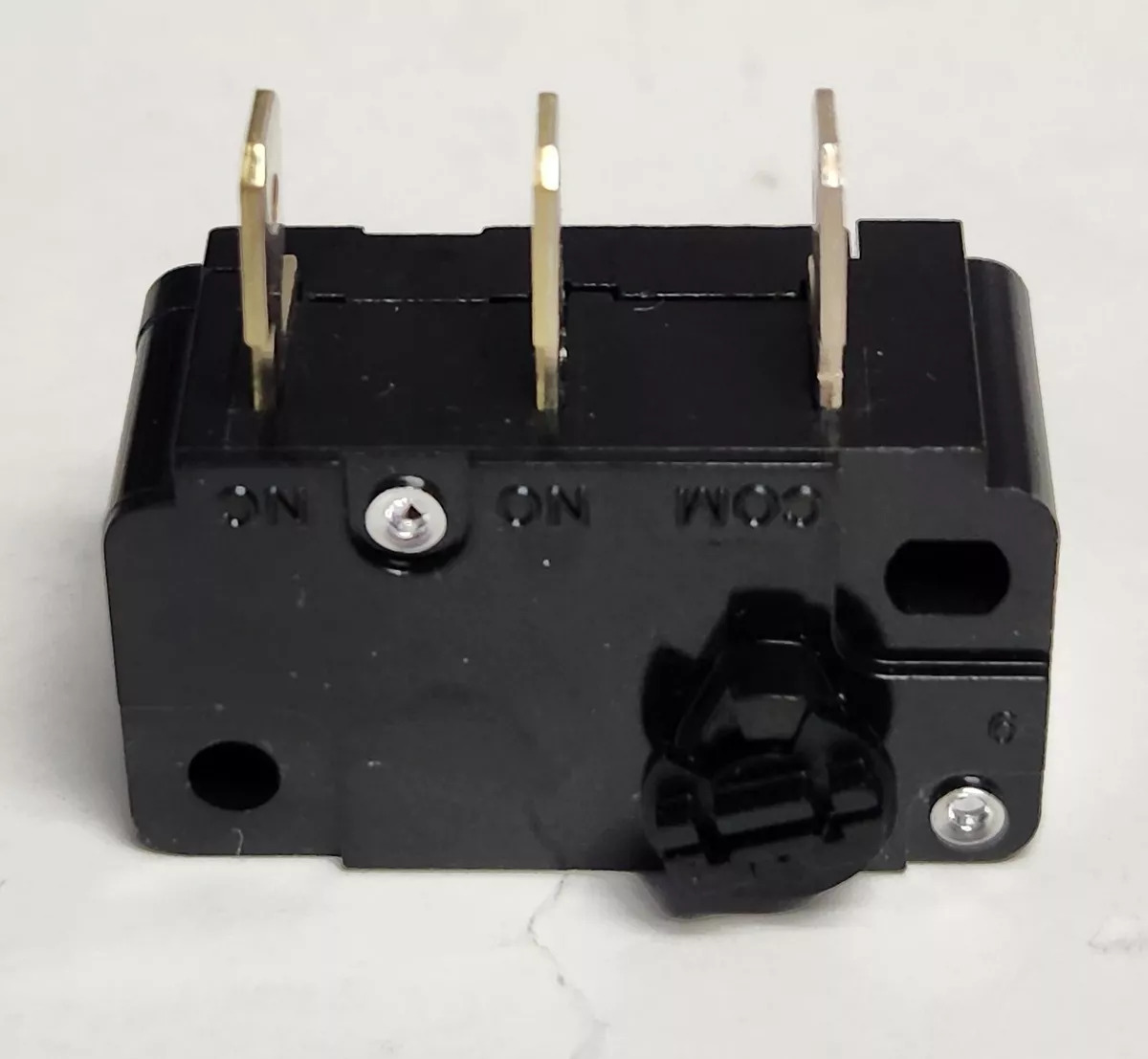 Safety Door Switch D4bs-k1 - Color: Black at Best Price in Gurugram ...