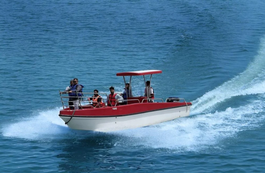 Frp White Indigeneous Safari Boat/ 12 Seater Frp Boat/safari Boat at ...