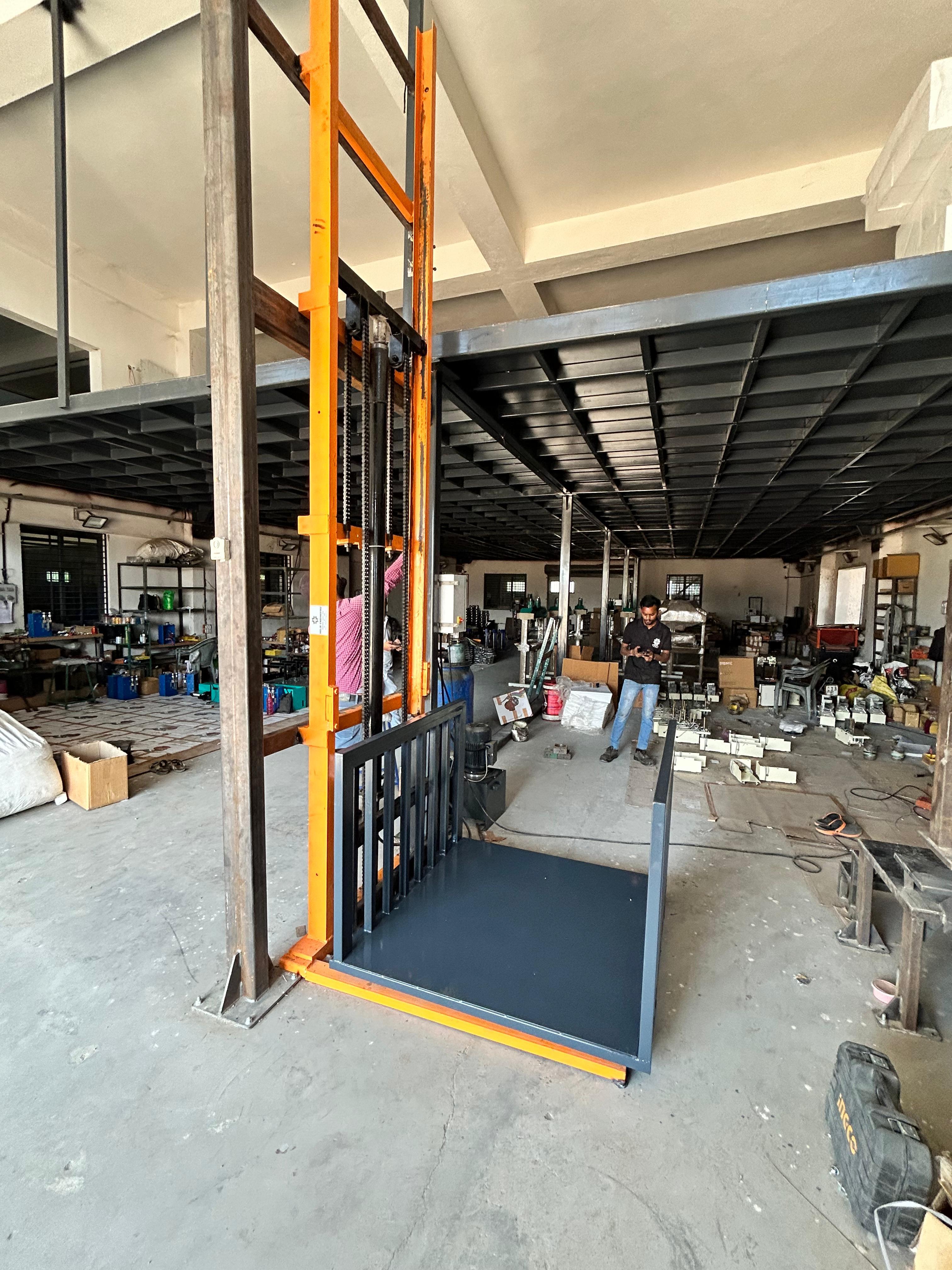 Hydraulic Goods Lift at 118000.00 INR in Ahmedabad Gujarat | Helix ...