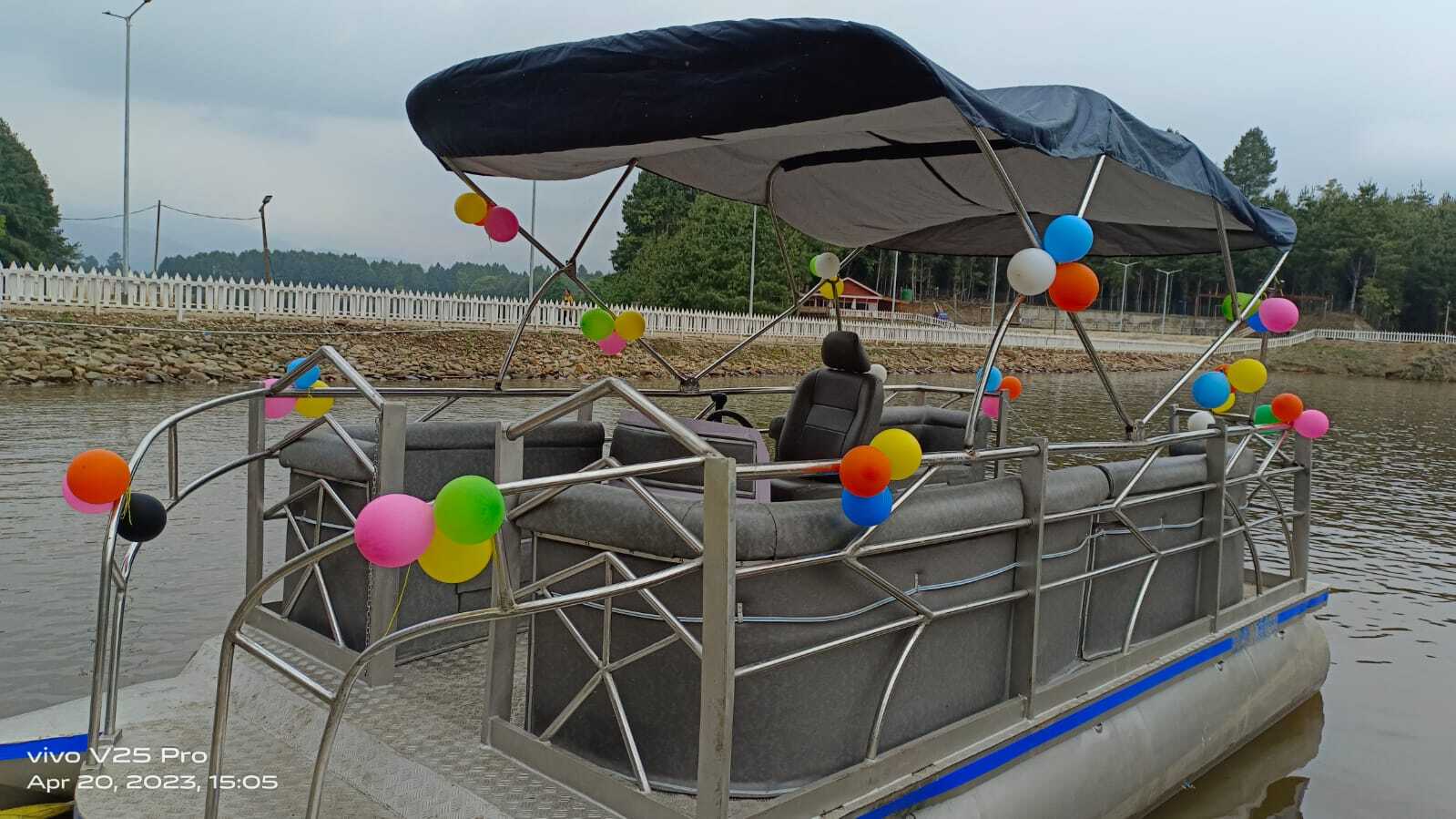 Aluminium Pantoon Boat at Best Price in Kolkata, West Bengal | Cleghorn ...
