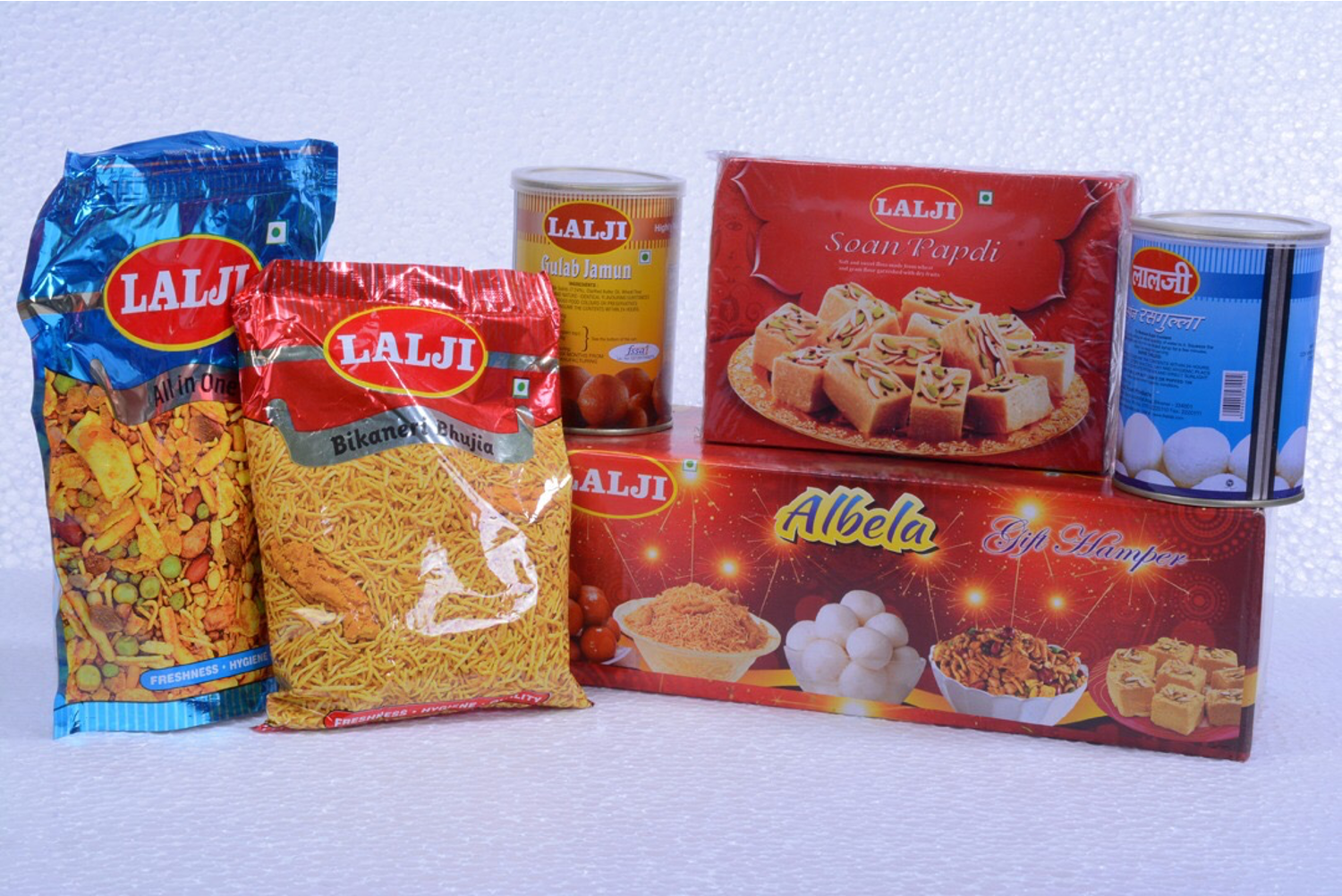 Albela Gift Pack - Content: Rasgulla 500g, Gulabjamun 500g, Soanpapdi ...