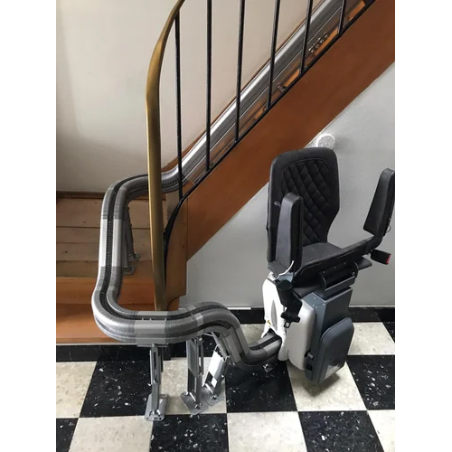 150 Kg Curved Stair Lift - Load Capacity: 100-150 Kilograms (kg) at ...